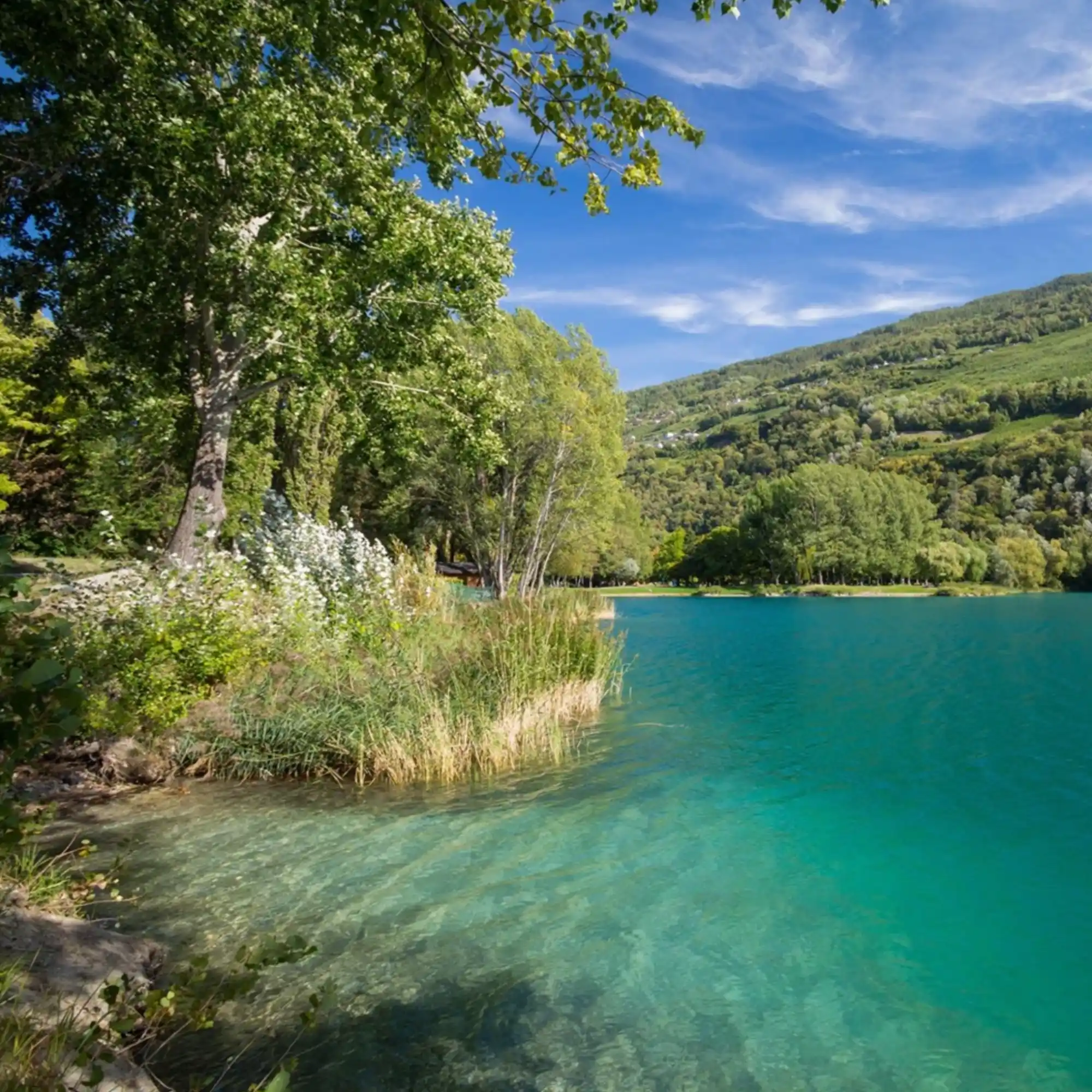 Domaine des Îles : parc de loisirs et lac de baignade à Sion